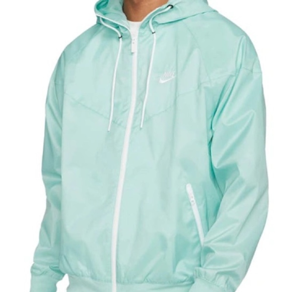 Nike Sportswear Windrunner Jacket In Light Dew/White - Gem